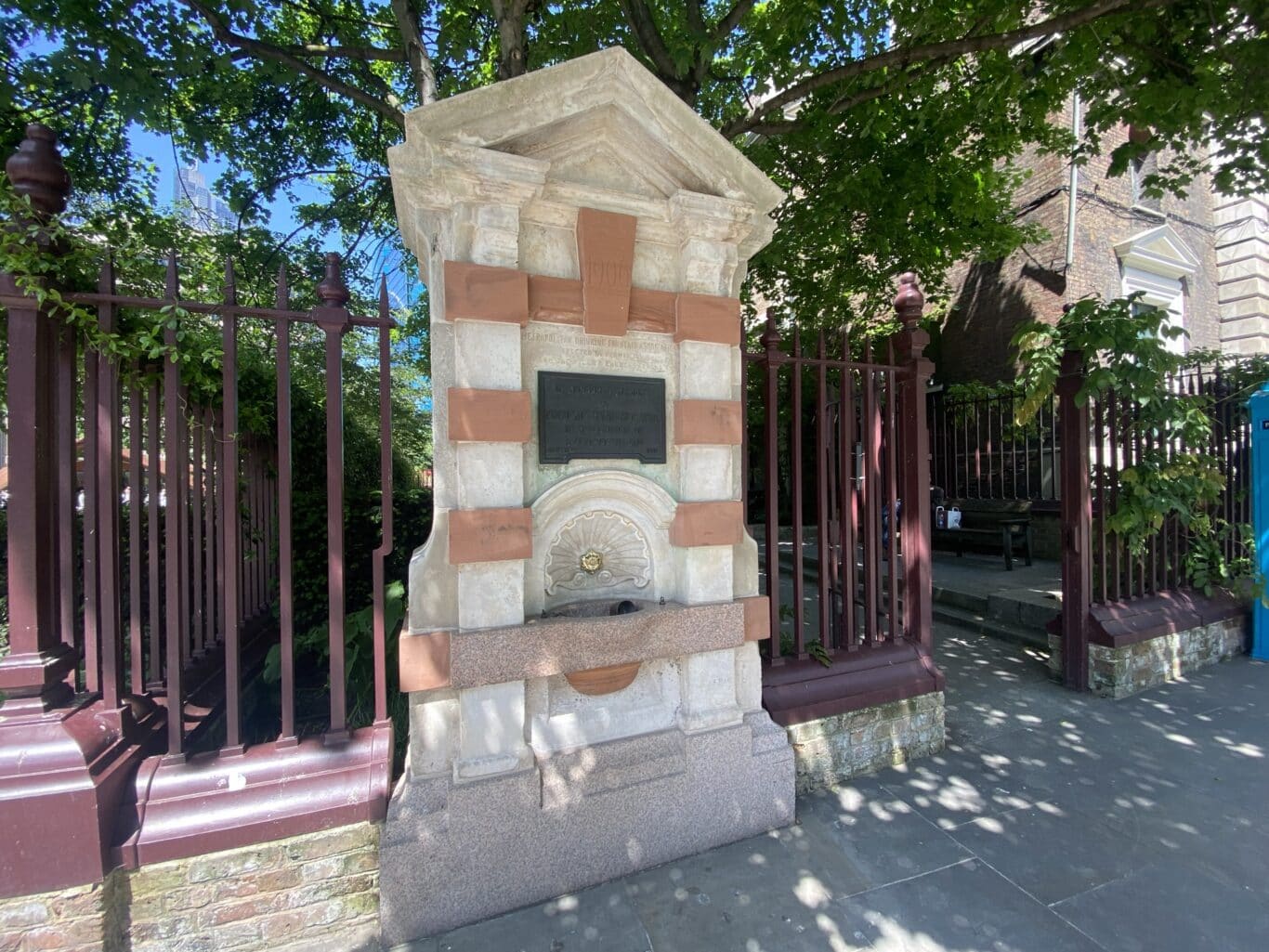 History of the first drinking fountain in London - london-future.com